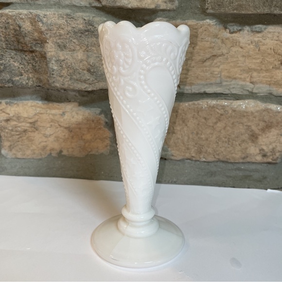 Accents | Vintage Milk Glass Vase Flowers Stars Diagonal Beads Fluted ...